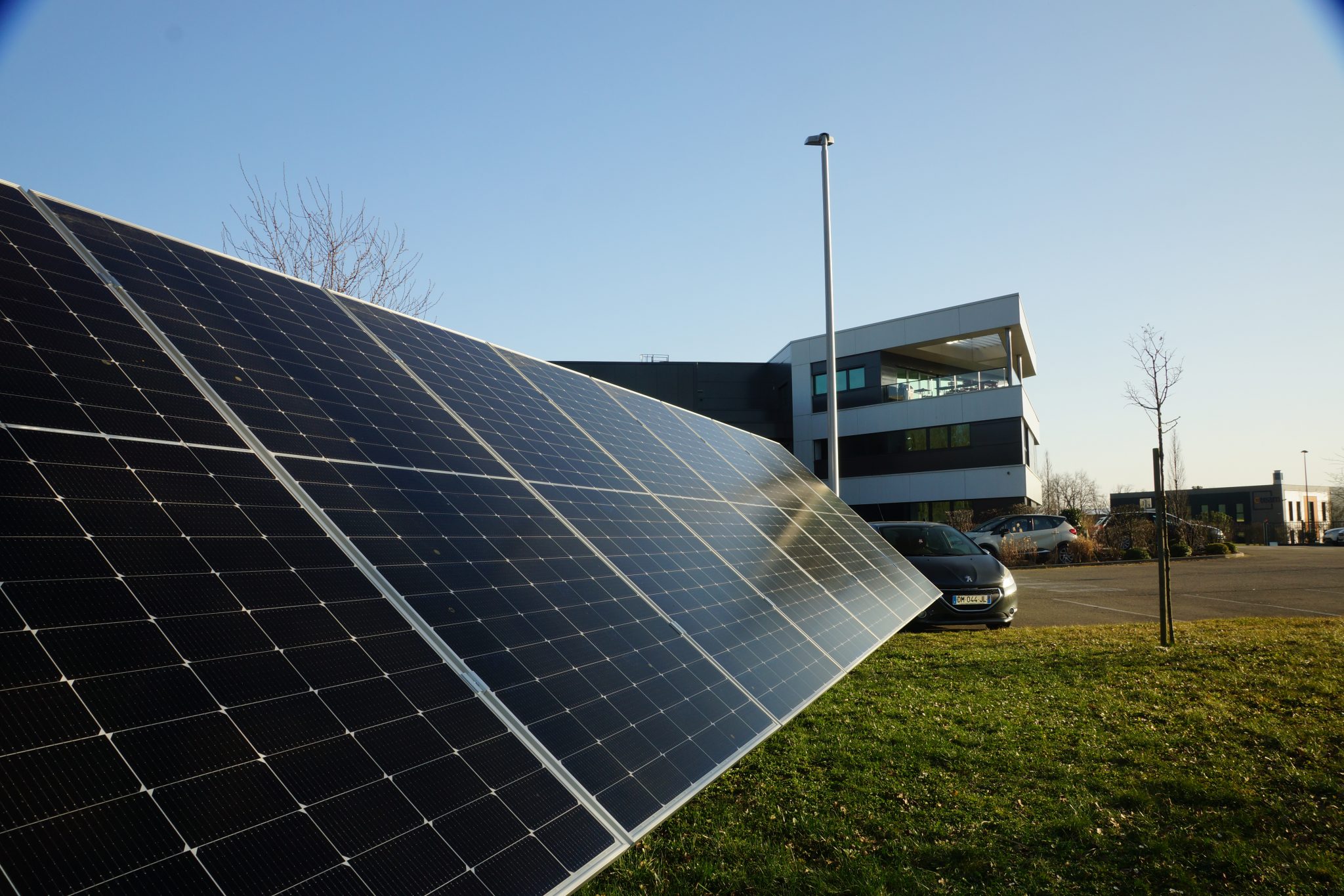 Maximisez votre énergie solaire avec nos trackers solaires-