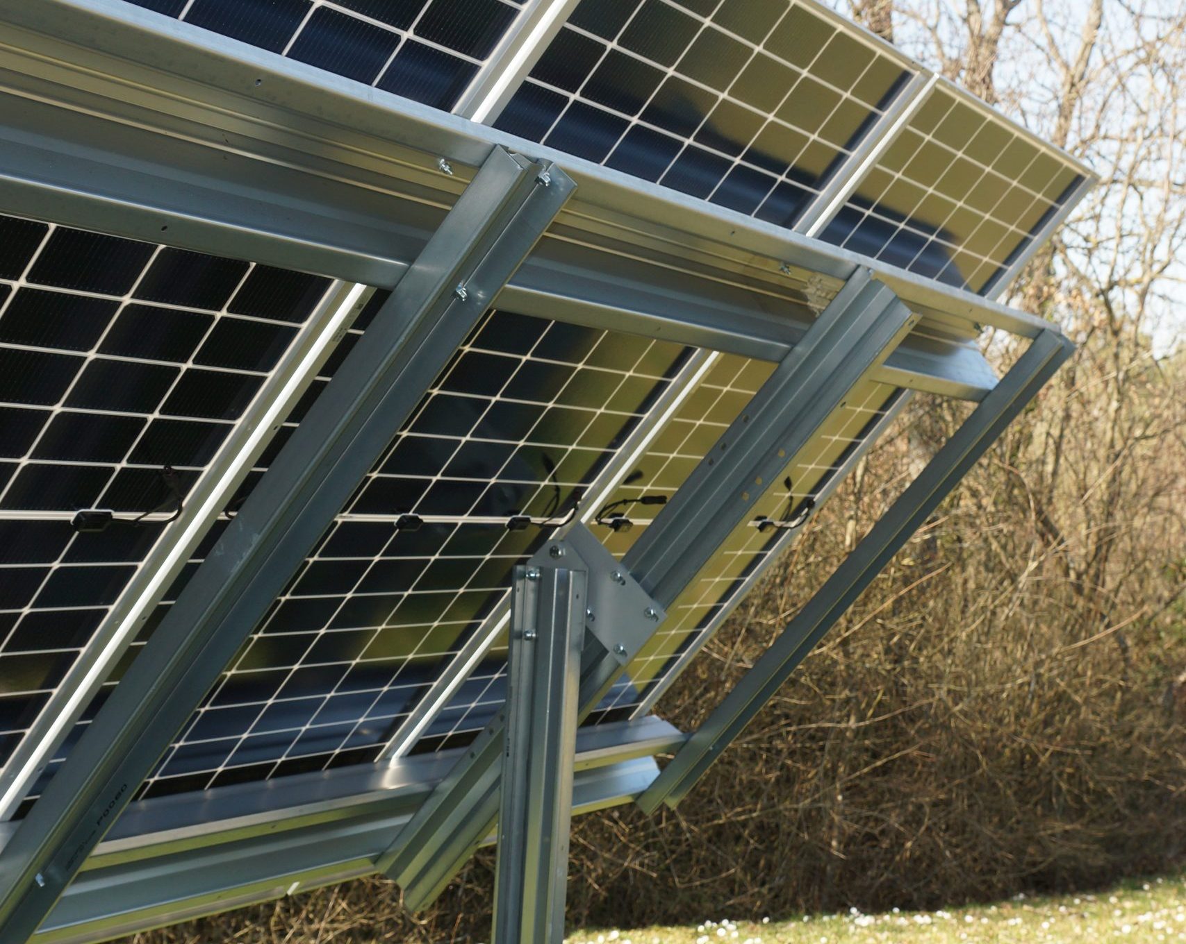 Trackers solaires innovant pour les sites industriels - Falco Solar